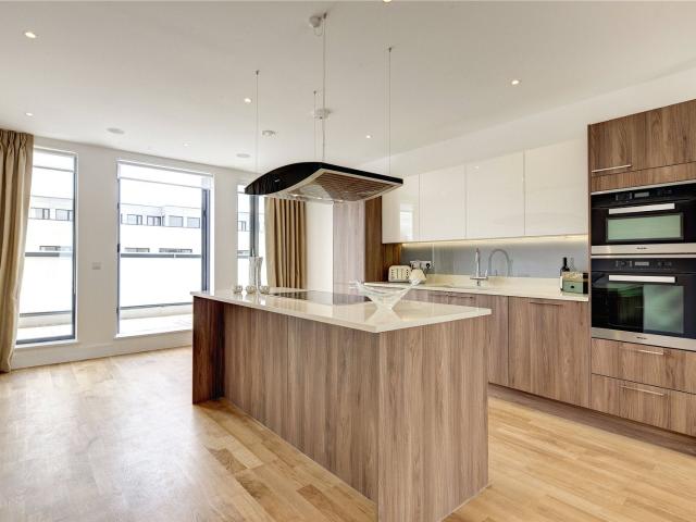 Apartment at Llanvanor Road, Greater London