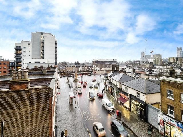 Apartment at Luxembourg Mews, Greater London