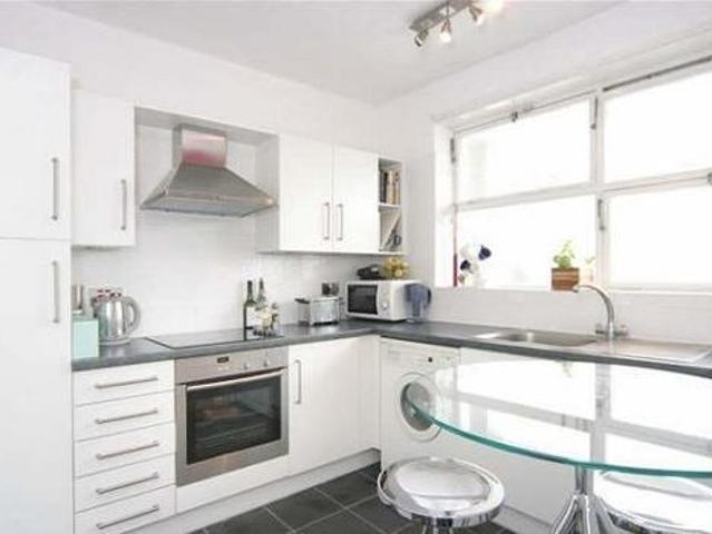 Apartment at Lupus Street, City of Westminster