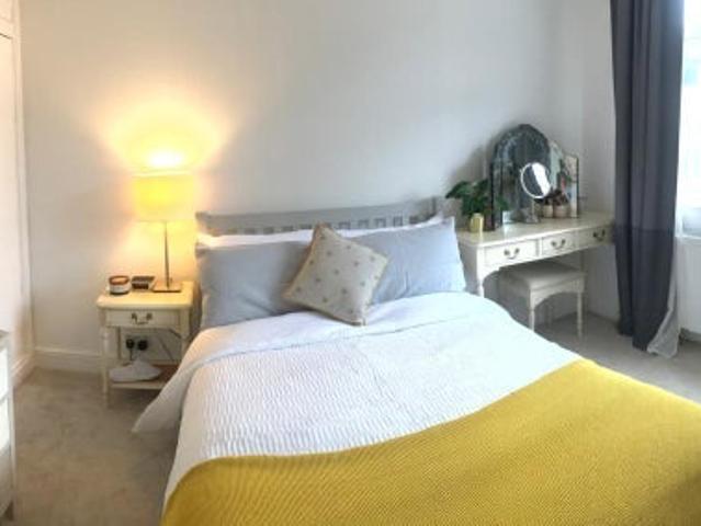 Room at Lupus Street, City of Westminster