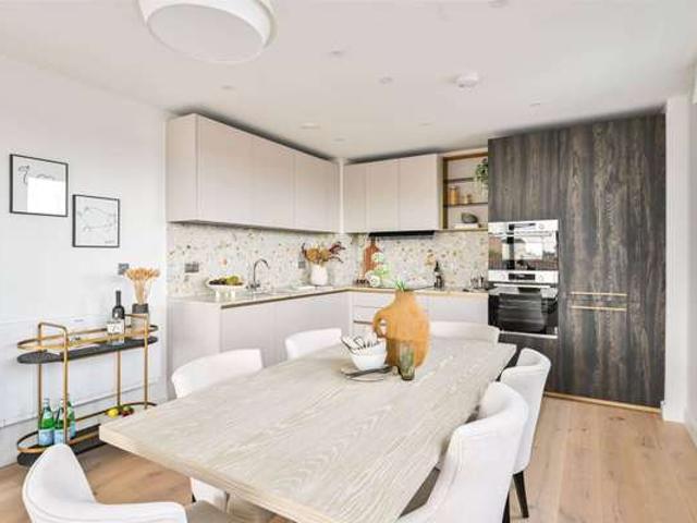 Apartment at Wilcox Road, Greater London