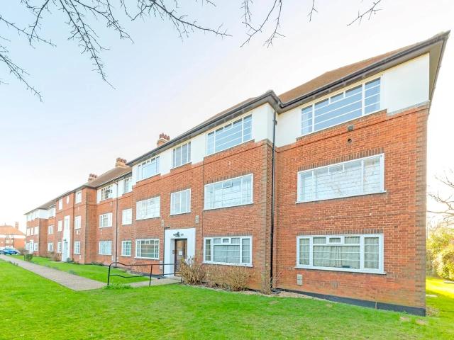Apartment at Lyttelton Road, Greater London