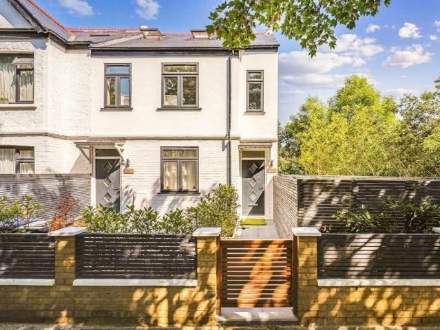 Apartment at Lyveden Road, Greater London