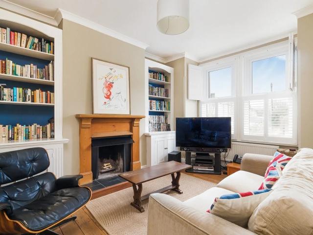 Apartment at Lydden Grove, Greater London
