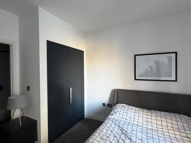 Apartment at Lyell Street, Greater London