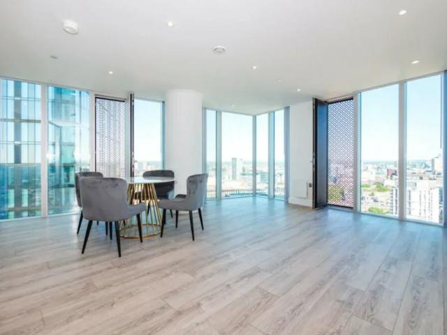 Apartment at Lyell Street, Greater London