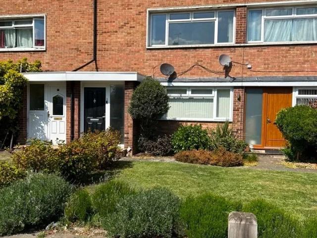 Apartment at Lyme Farm Road, Greater London