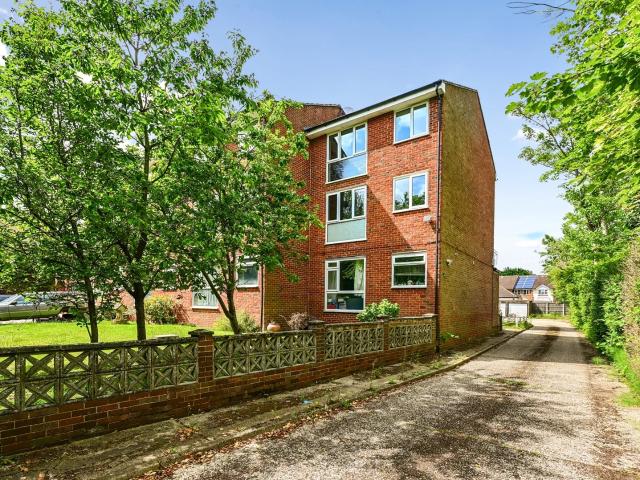 Apartment at Lynchford Road, Rushmoor