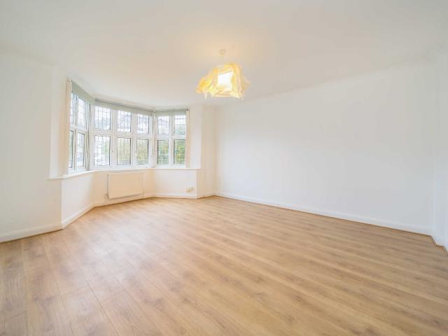 Apartment at Lyndale Avenue, Greater London