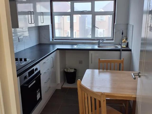 Apartment at Lyndhurst Road, Greater London