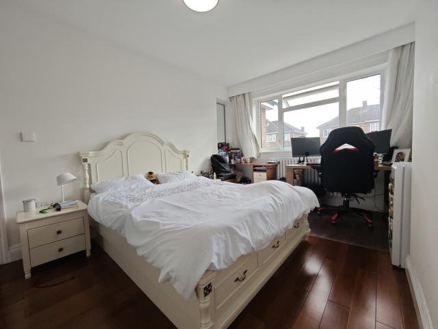 Apartment at Lynwood Avenue, Borough of Runnymede