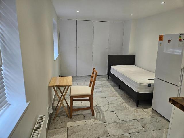 Apartment at Lynton Avenue, Greater London