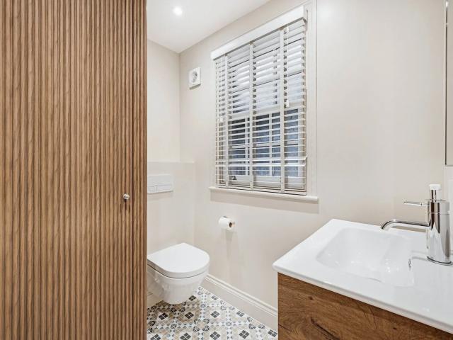 Apartment at Motcomb Street, City of Westminster