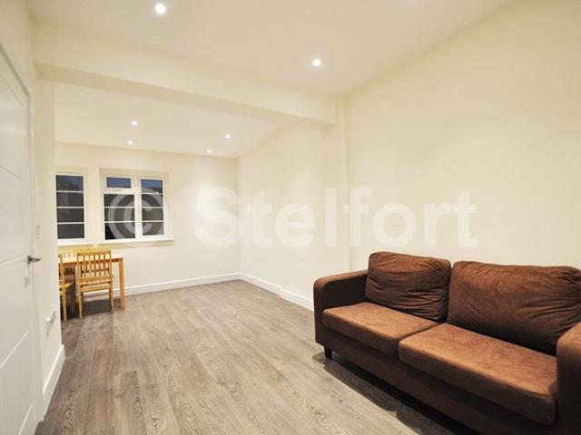 Apartment at Mottingham Road, Greater London