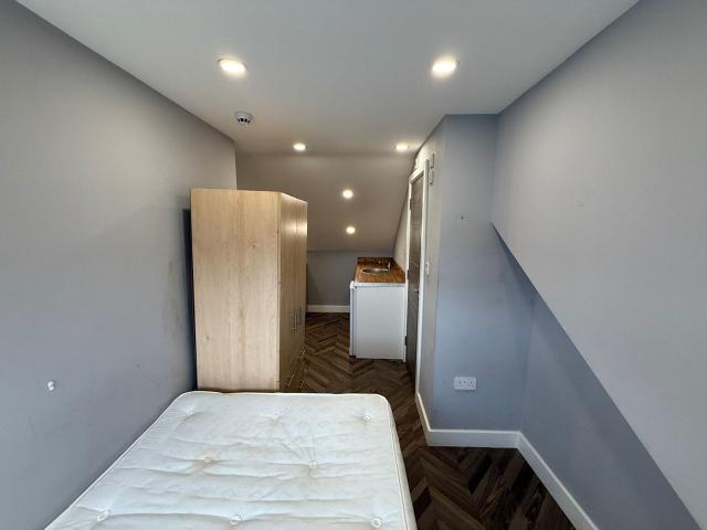 Apartment at Mount Avenue, Greater London