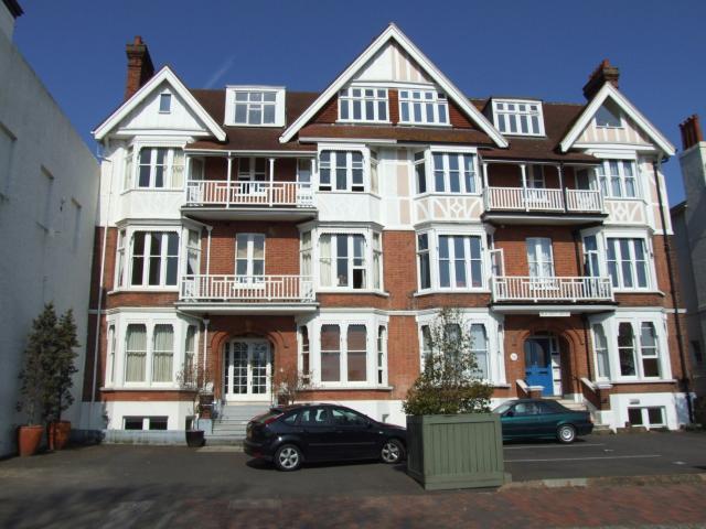 Apartment at Mount Ephraim, Tunbridge Wells