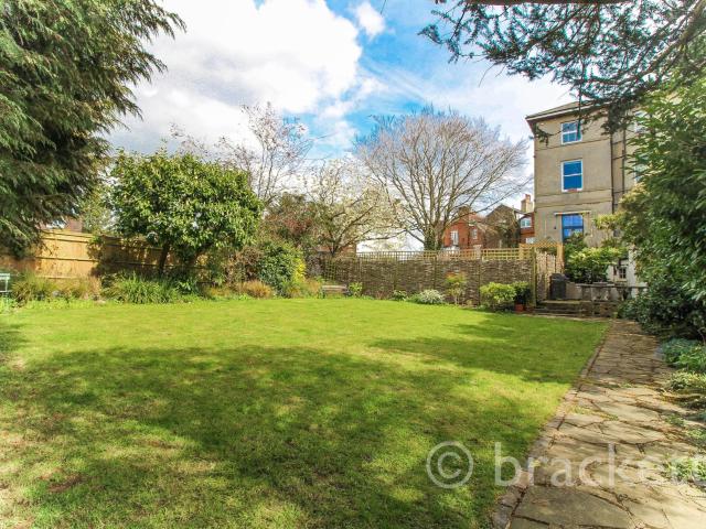 Apartment at Mount Ephraim, Tunbridge Wells