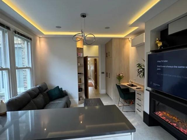 Apartment at Mount Nod Road, Greater London