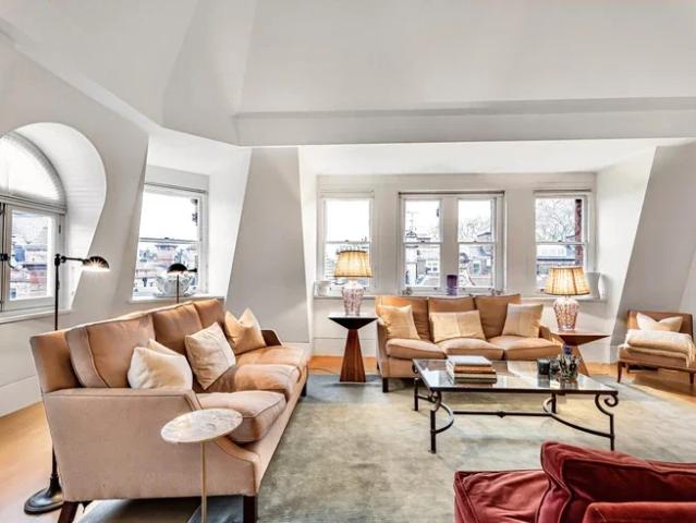 Apartment at Mount Street, City of Westminster