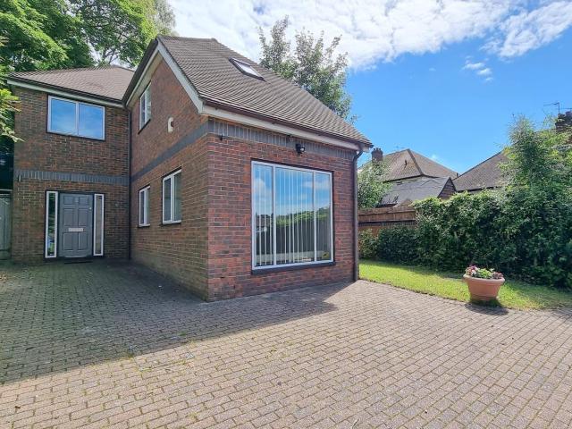 Apartment at Mount Pleasant Road, Caterham