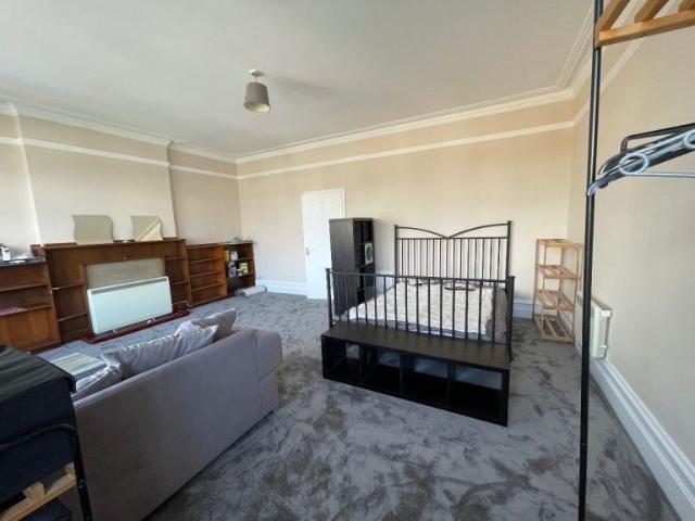 Apartment at Mount Pleasant Road, Greater London