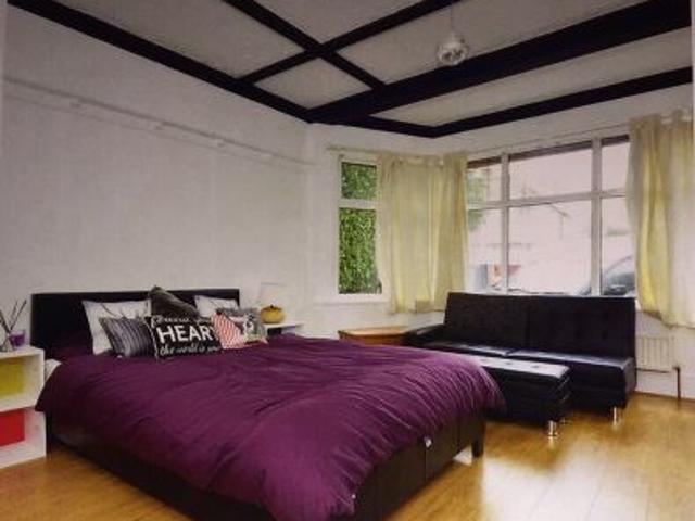 Apartment at Mount Pleasant Road, Greater London