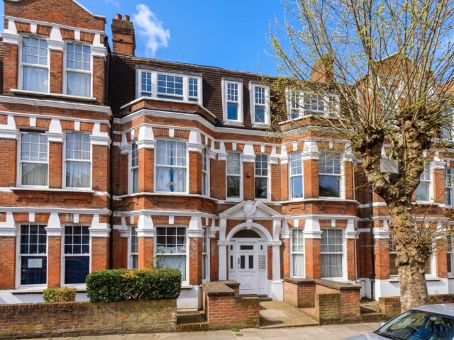 Apartment at Mount Pleasant Road, Greater London