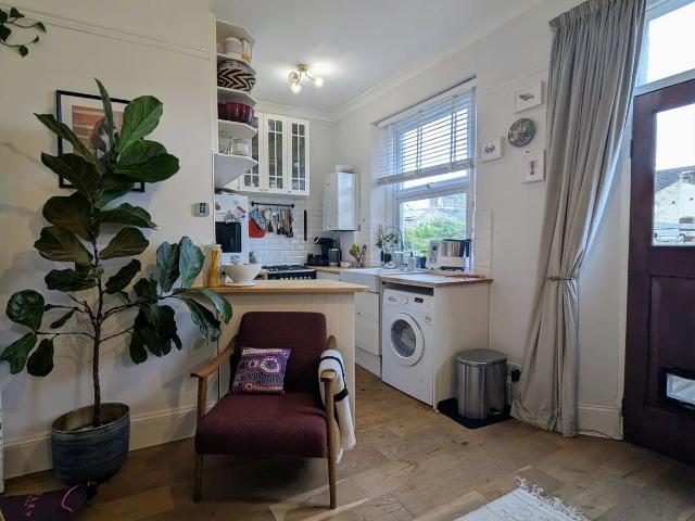 Apartment at Mount Pleasant Road, Greater London