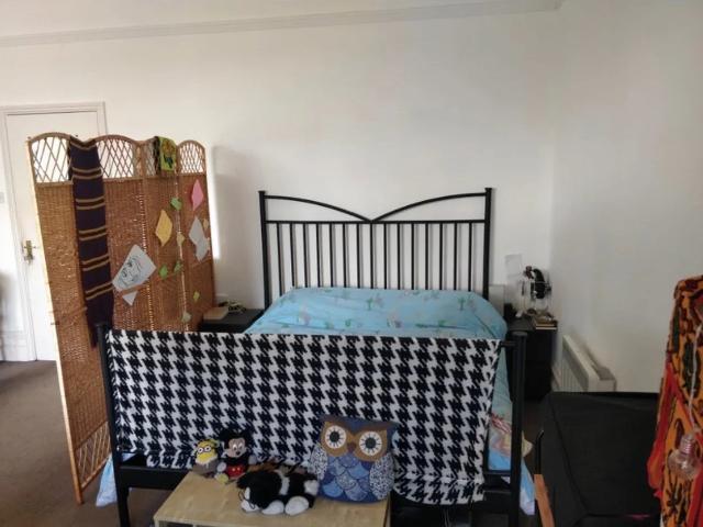 Room at Mount Pleasant Road, Greater London