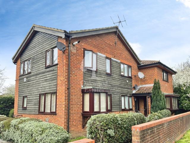 Apartment at Mountbatten Close, Slough