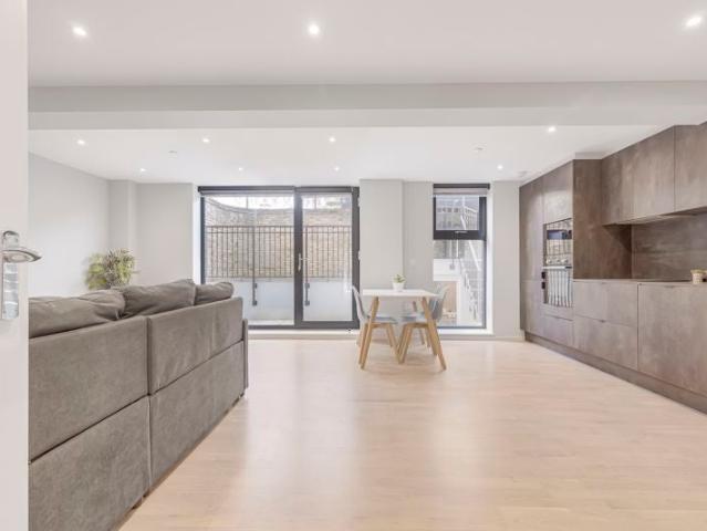 Apartment at Mowlem Street, Greater London