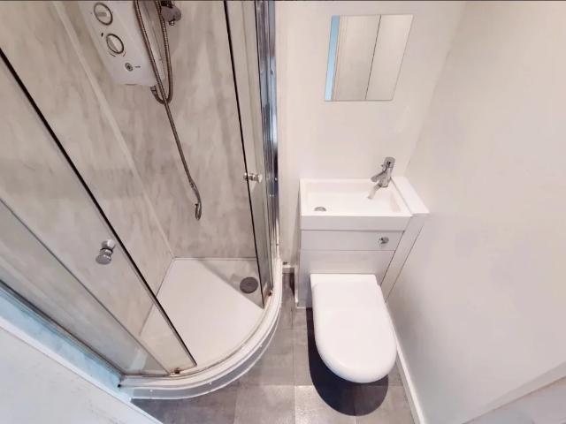 Apartment at Moat Farm Road, Greater London