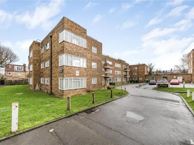 Apartment at Moffat Court, Greater London