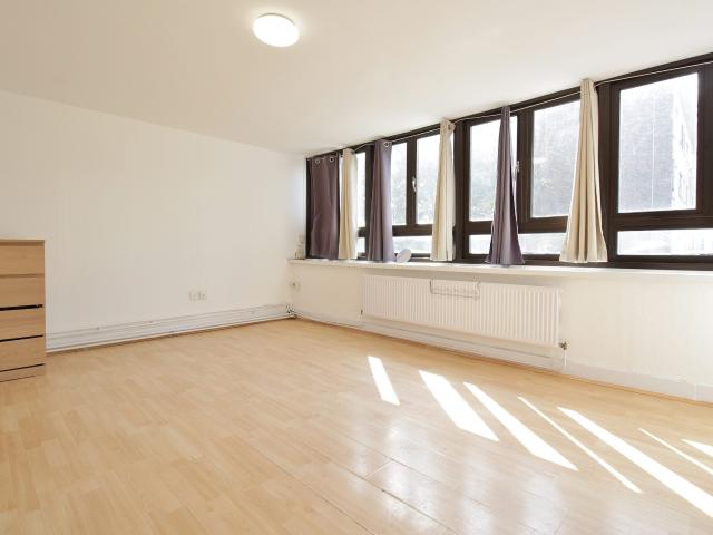 Apartment at Mogden Lane, Greater London