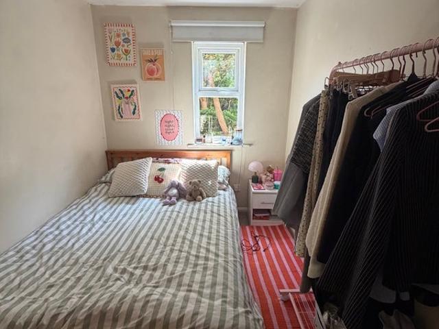 Apartment at Molyneux Drive, Greater London