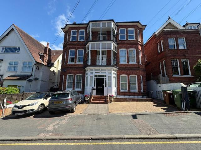Apartment at Molyneux Park Road, Tunbridge Wells