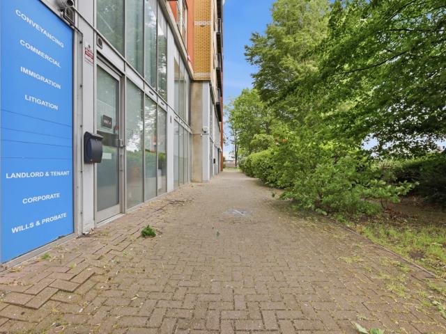 Apartment at Monarch Way, Greater London
