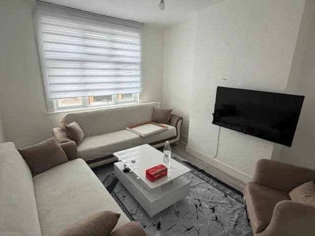 Apartment at Monarch's Way, Waltham Cross
