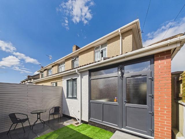 Apartment at Monks Park Avenue, Bristol