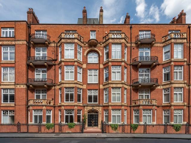 Apartment at Montagu Mansions, City of Westminster