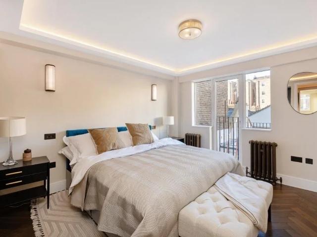 Apartment at Montagu Street, City of Westminster