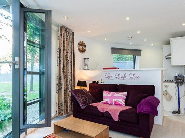 Apartment at Montaigne Close, City of Westminster