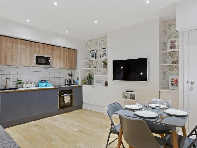 Apartment at Montaigne Close, City of Westminster