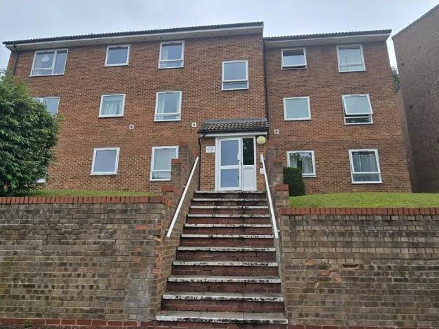 Apartment at Montana Close, Greater London