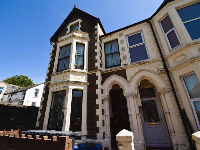 Apartment at Montgomery Street, Cardiff
