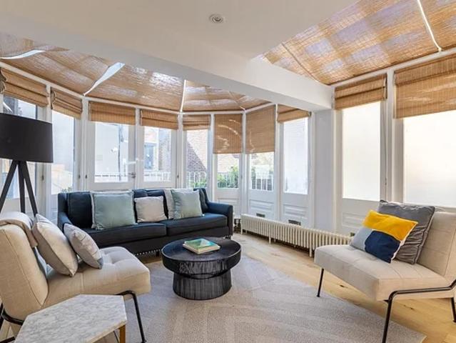 Apartment at Montpelier Place, City of Westminster