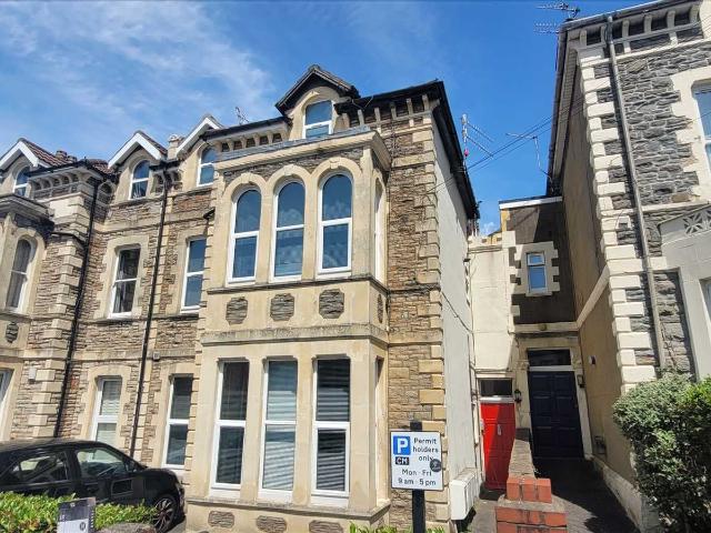 Apartment at Montrose Avenue, Bristol
