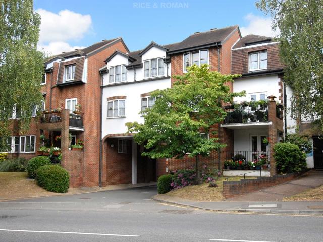 Apartment at Monument Hill, Elmbridge