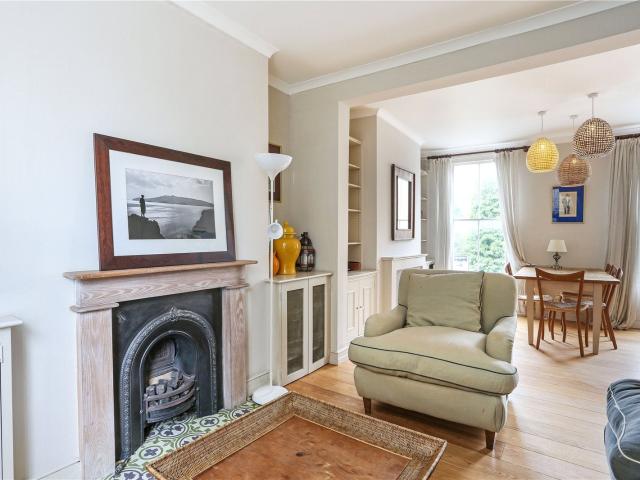 Apartment at Moore Park Road, Greater London