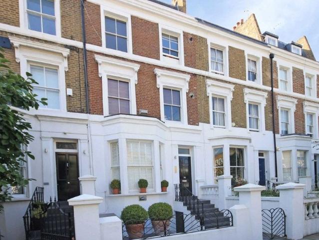 Apartment at Moore Park Road, Greater London